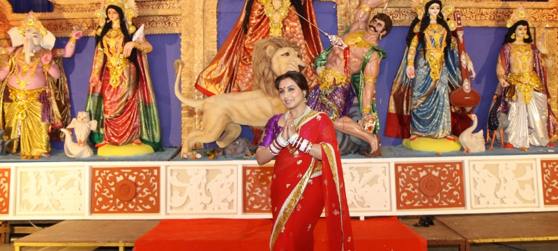 Rani Mukerji’s Durga Puja – Bollywood Journalist